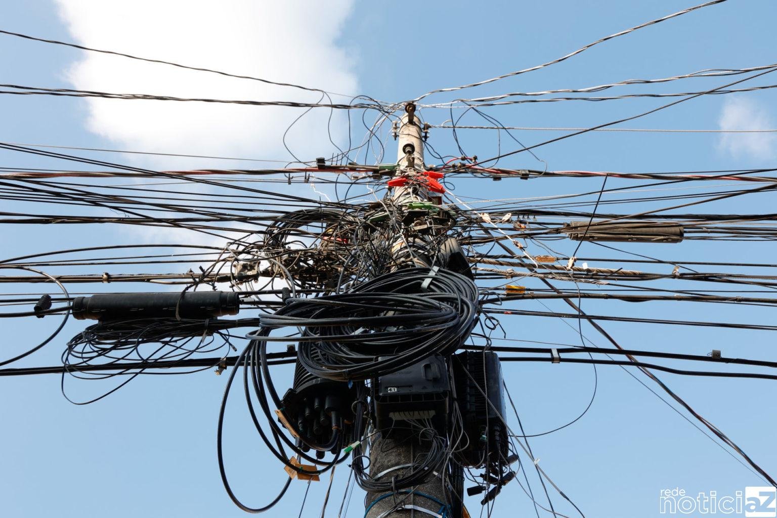 Ação mira em bagunça de fios nos postes em Jundiaí - Rede NoticiaZ